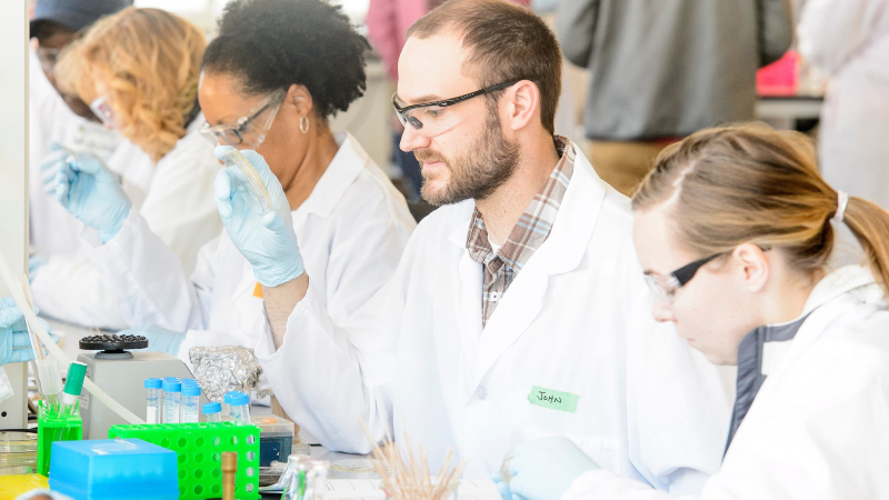 Tiny Earth – studentsourcing antibiotic discovery